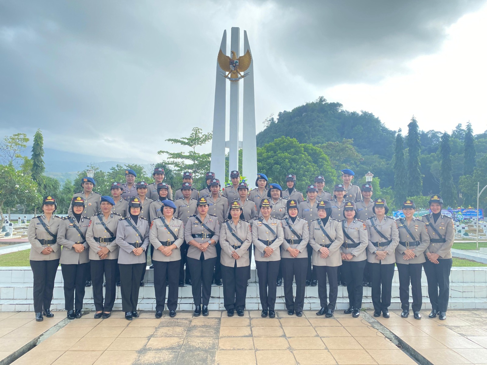 Polda Papua Tanda Tangani NPHD Dengan Pemprov Papua Tengah - Tribaranews POLDA Papua