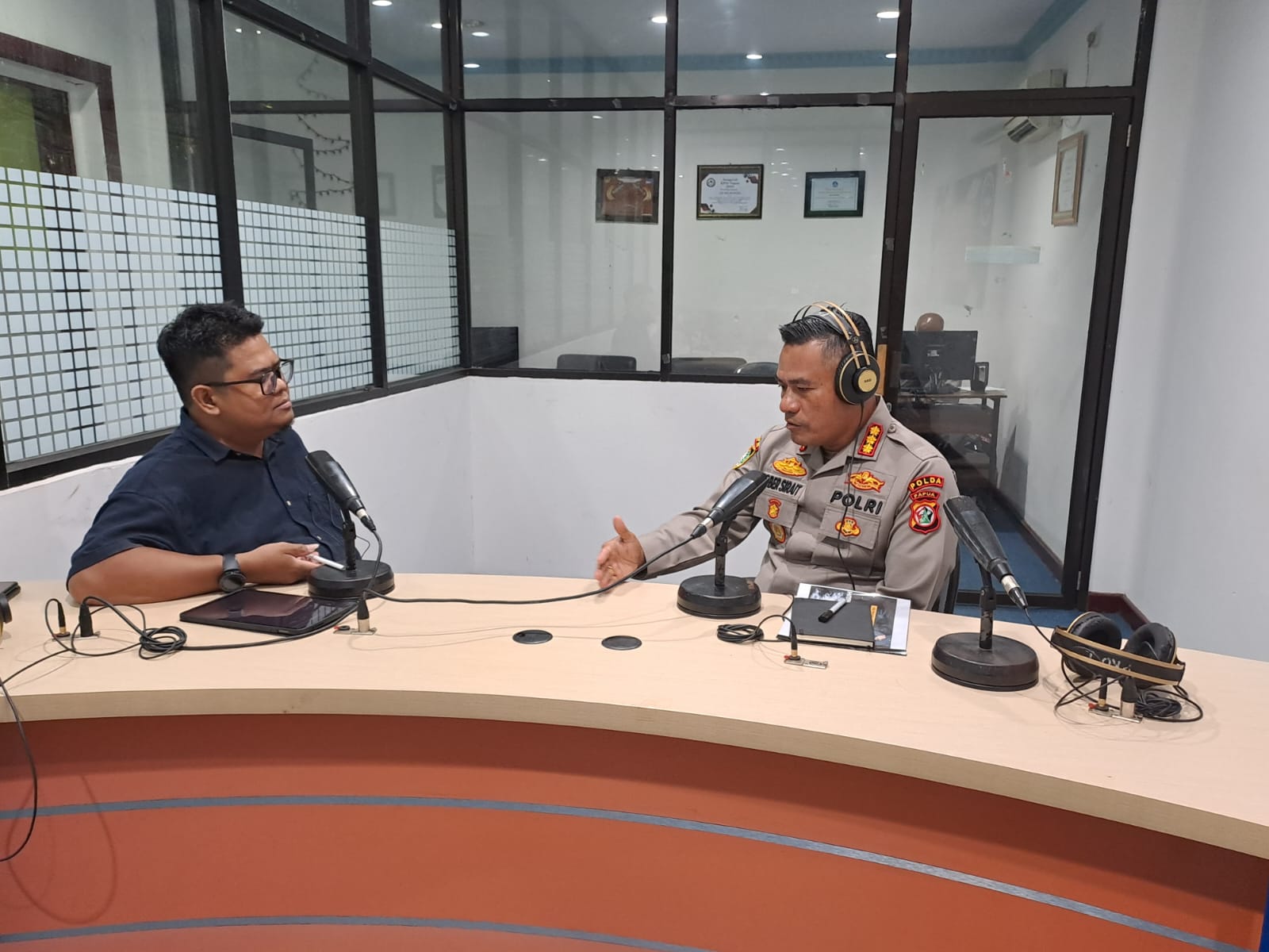 Polda Papua Gelar Dialog Interaktif Dalam Rangka Wujudkan Brigadir Tangguh dan Patuh Hukum ...