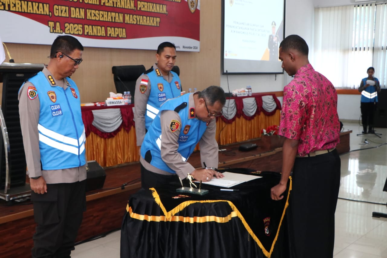 Wakapolda Papua Pimpin Pengambilan Sumpah dan Penandatanganan Pakta Integritas Penerimaan ...