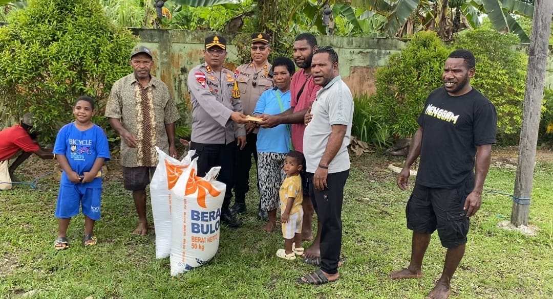 Pasca-Pilkada 2024, Polres Mimika Gelar Cooling System Berbagi Kasih Sambut Perayaan Natal dan ...