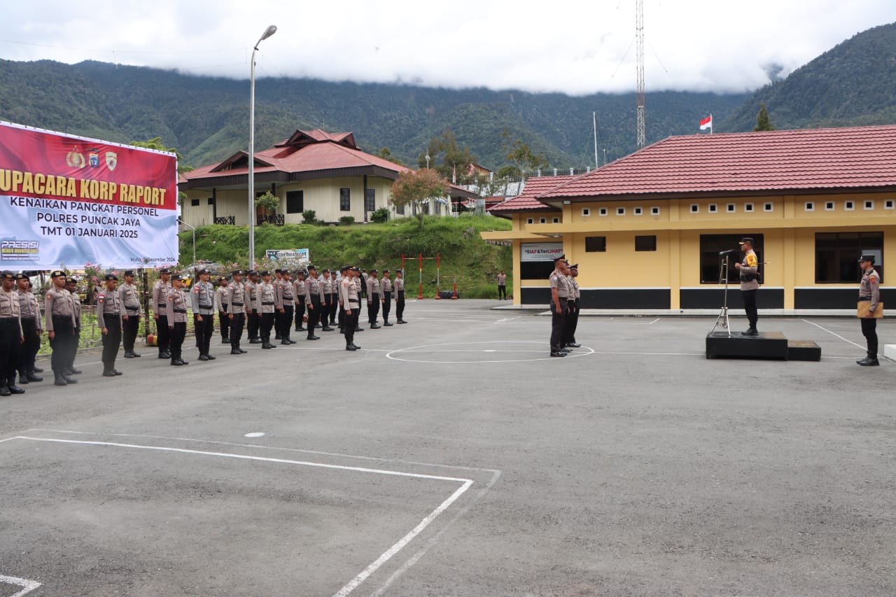 Kapolres Puncak Jaya Pimpin Upacara Korp Raport Kenaikan Pangkat 5 Personelnya TMT 01 Januari ...