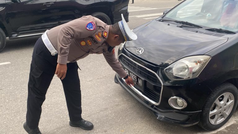 Polres Mimika Gelar Razia Operasi Keselamatan Cartenz 2025, Puluhan Kendaraan Terjaring Razia ...