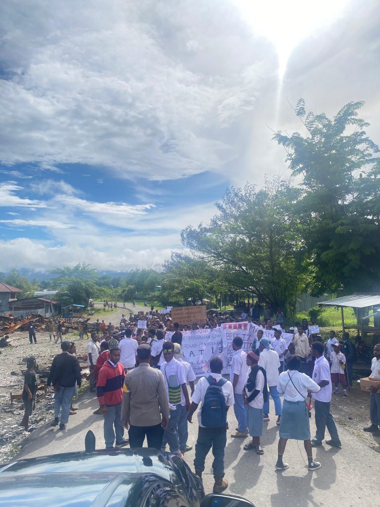 Penolakan Makan Bergizi di Yalimo Berujung Ricuh - Tribatanews POLDA Papua