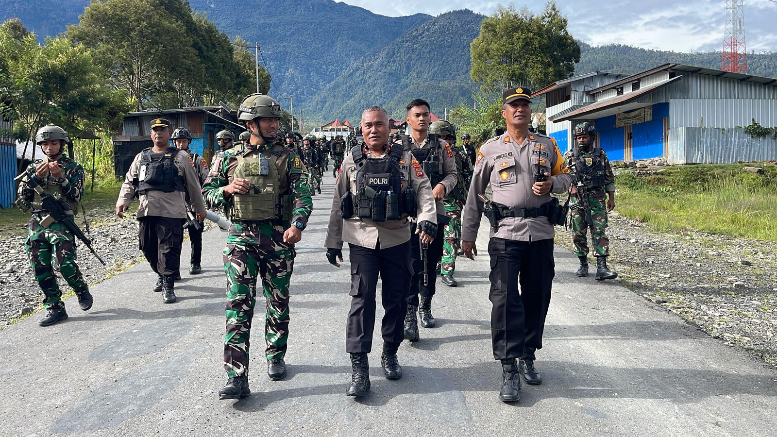 TNI-Polri Solid Bersinergi Hadirkan Kedamaian Pasca Putusan MK Terkait Sengketa Pilkada Bupati ...