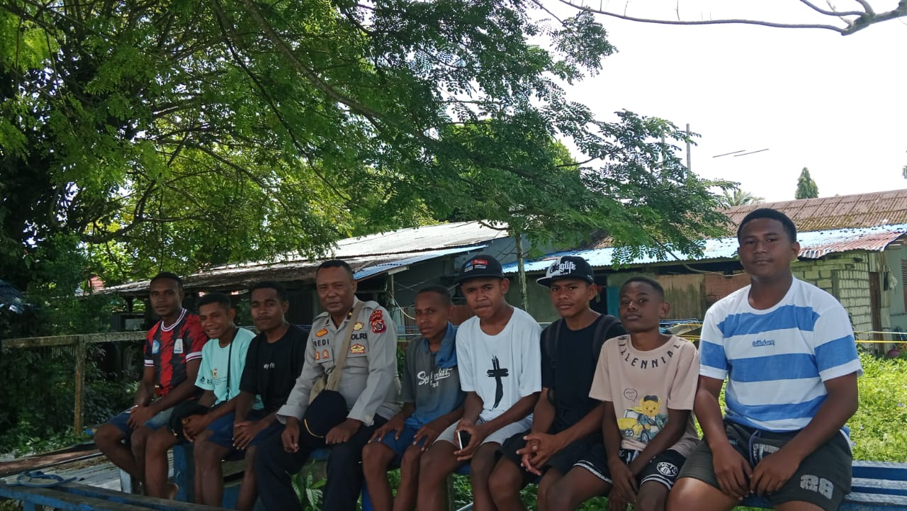 Sat Binmas Polres Sarmi Ajak Pemuda Tolak Premanisme Berkedok Ormas - Tribatanews POLDA Papua