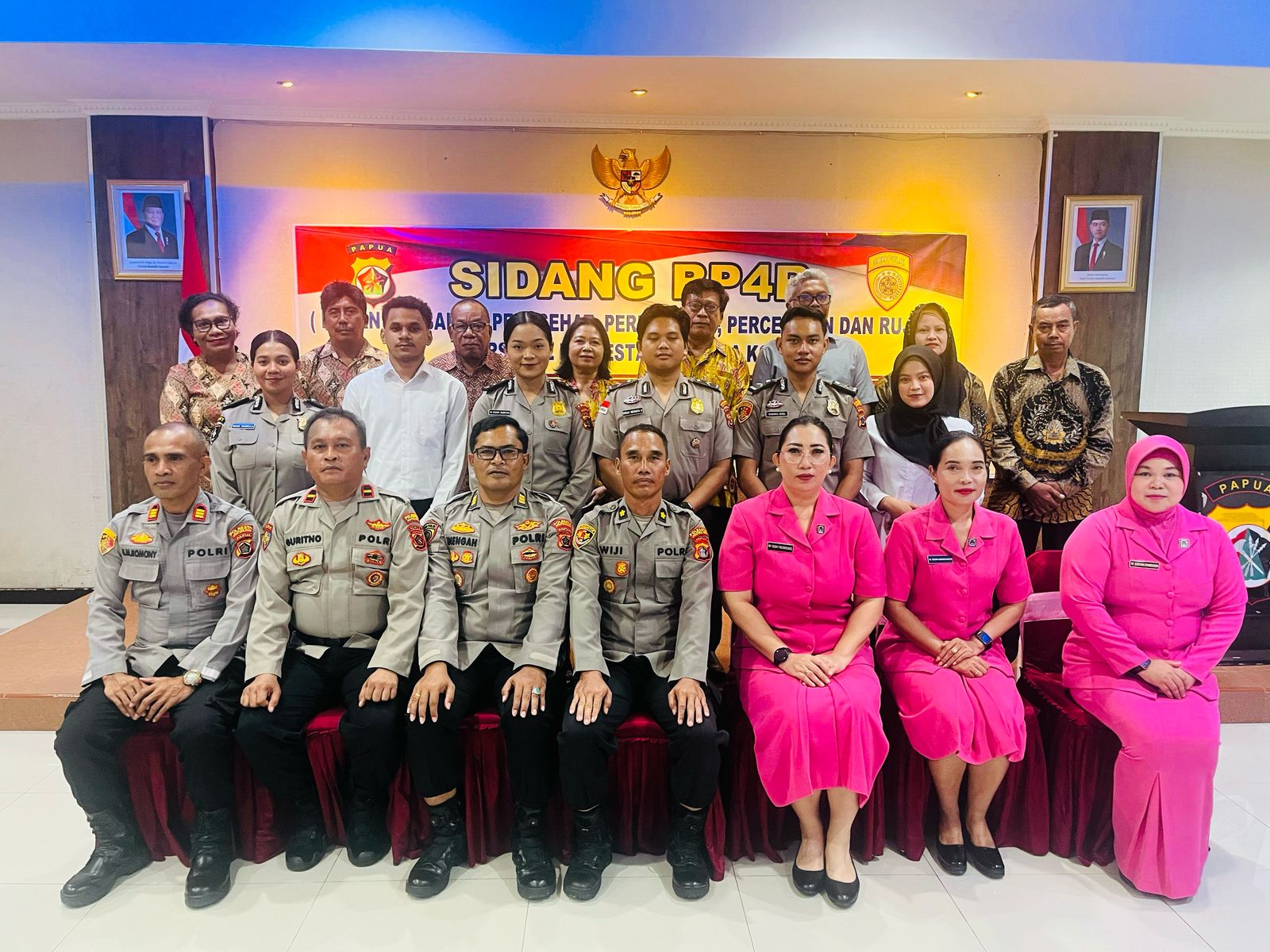 Tiga Personel Polresta Jalani Sidang BP4R - Tribatanews POLDA Papua