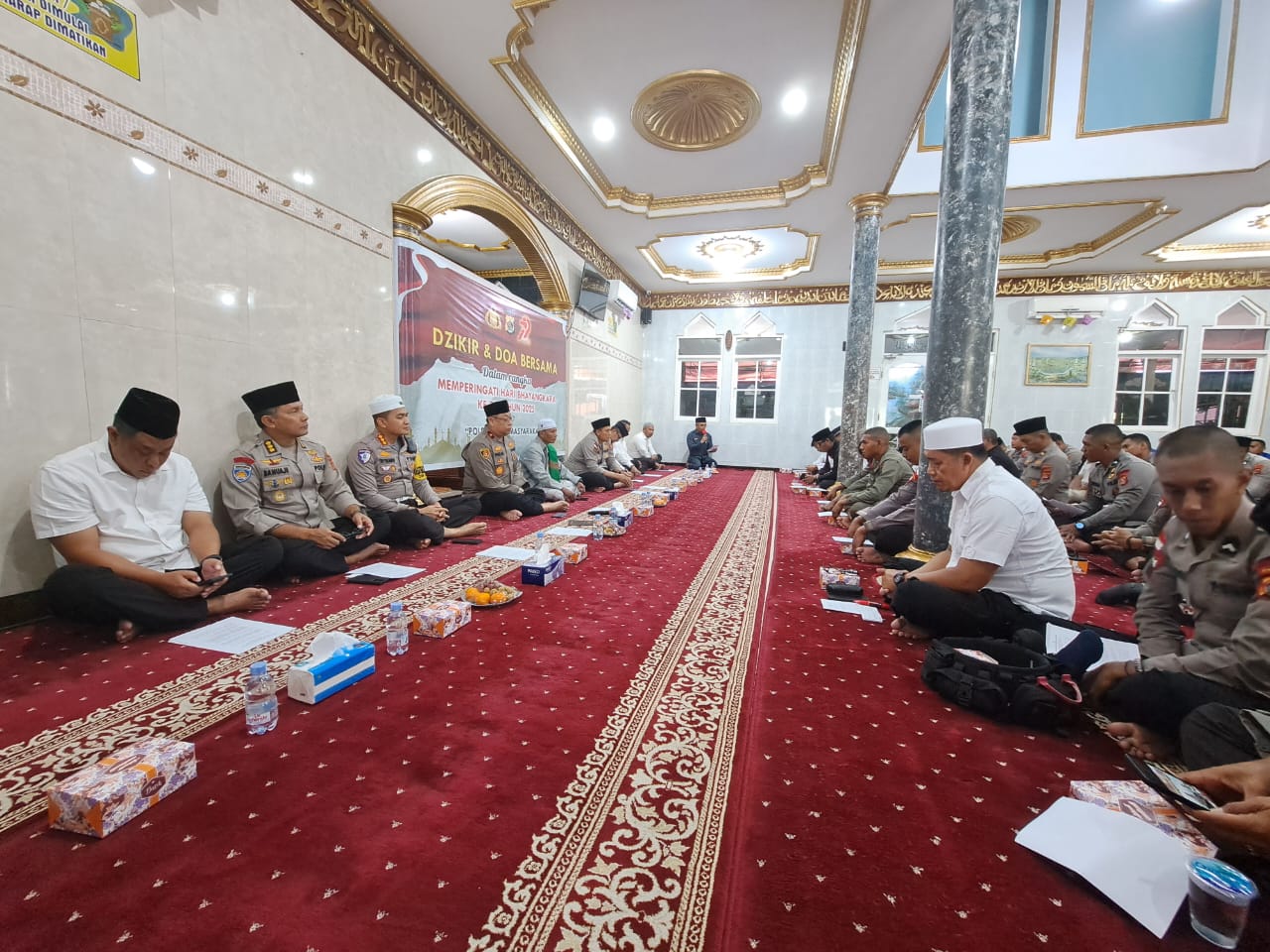 Polda Papua Gelar Dzikir dan Doa Bersama dalam Rangka Hari Bhayangkara ke-79 Tahun 2025 ...